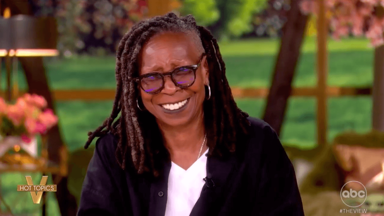 Whoopi Goldberg turns the tables on Trump's reflecting pool rant