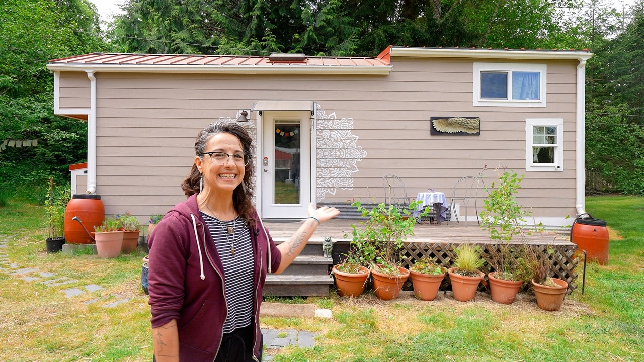 Discover why this tiny home feels so spacious!