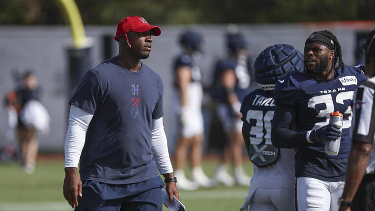 Texans' training camp dates announced: 5 storylines to keep an eye on