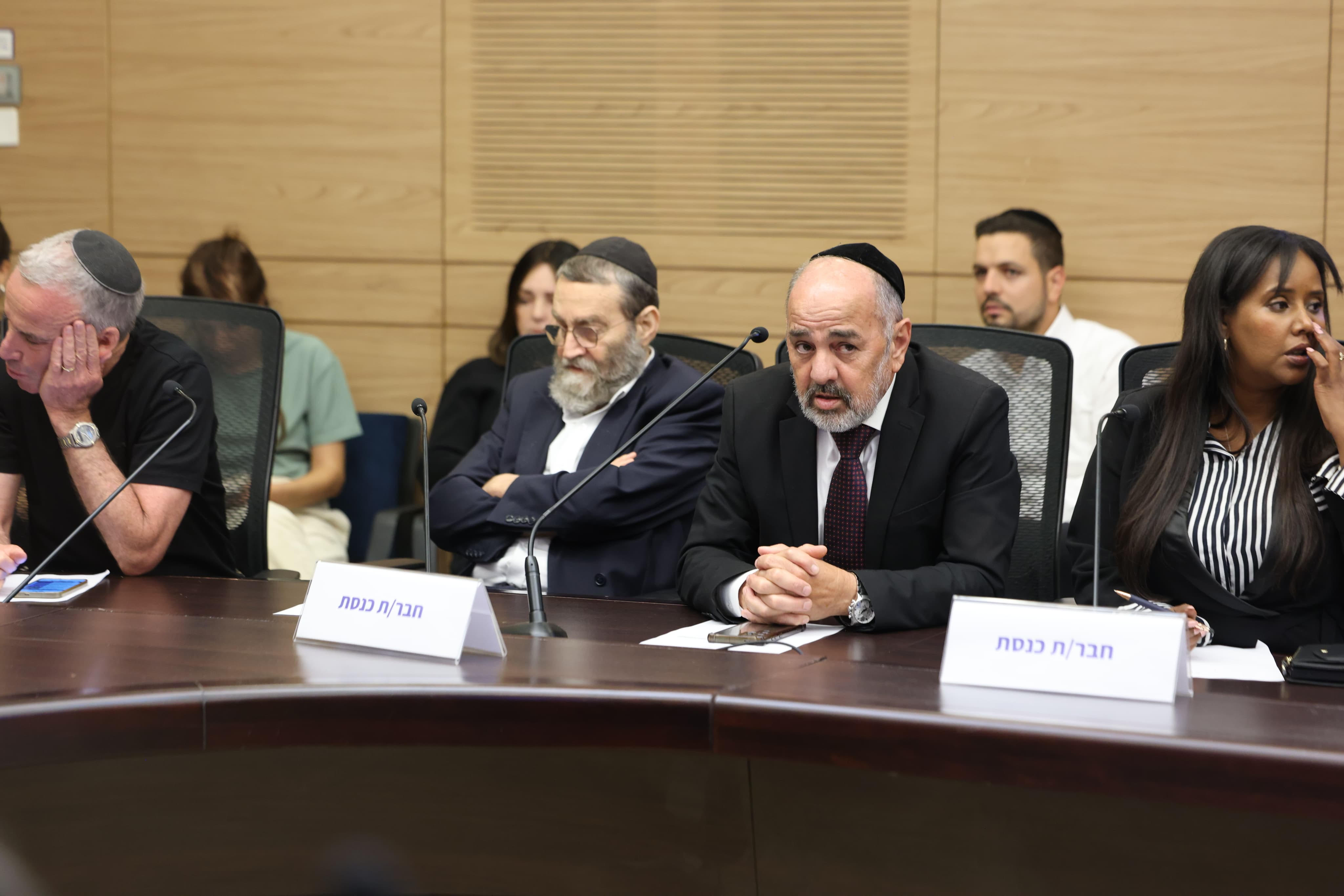 Haredi parties continue to boycott coalition voting over Torah study bill