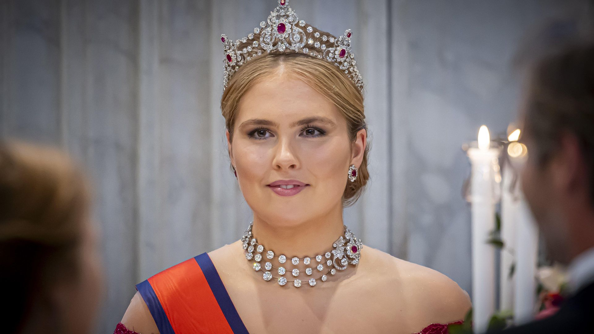 Princess Amalia steps away from royal protocol in navy cropped top set ...