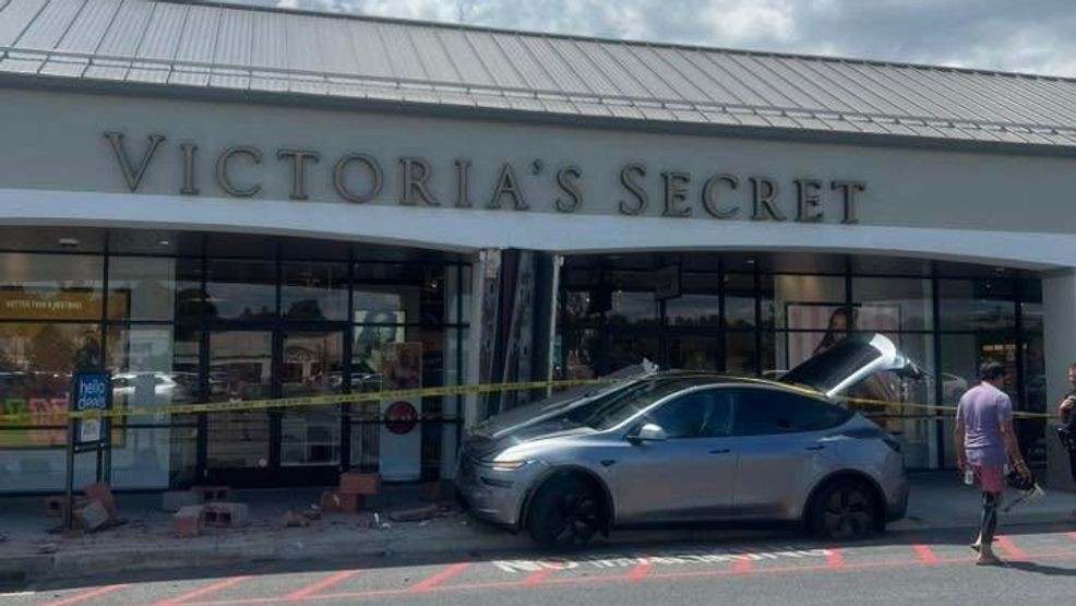 Tesla was driving on its own before crash at Hershey outlets, driver ...