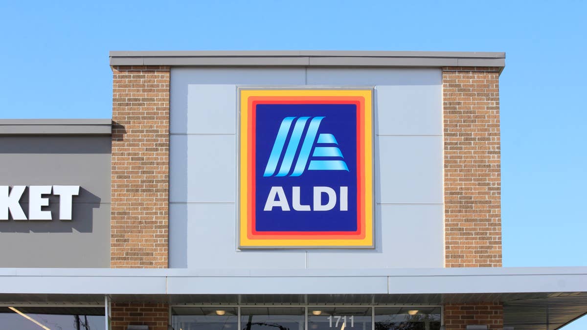 Aldi's $15 two-tier lazy Susan mimics $100 Williams-Sonoma design perfectly