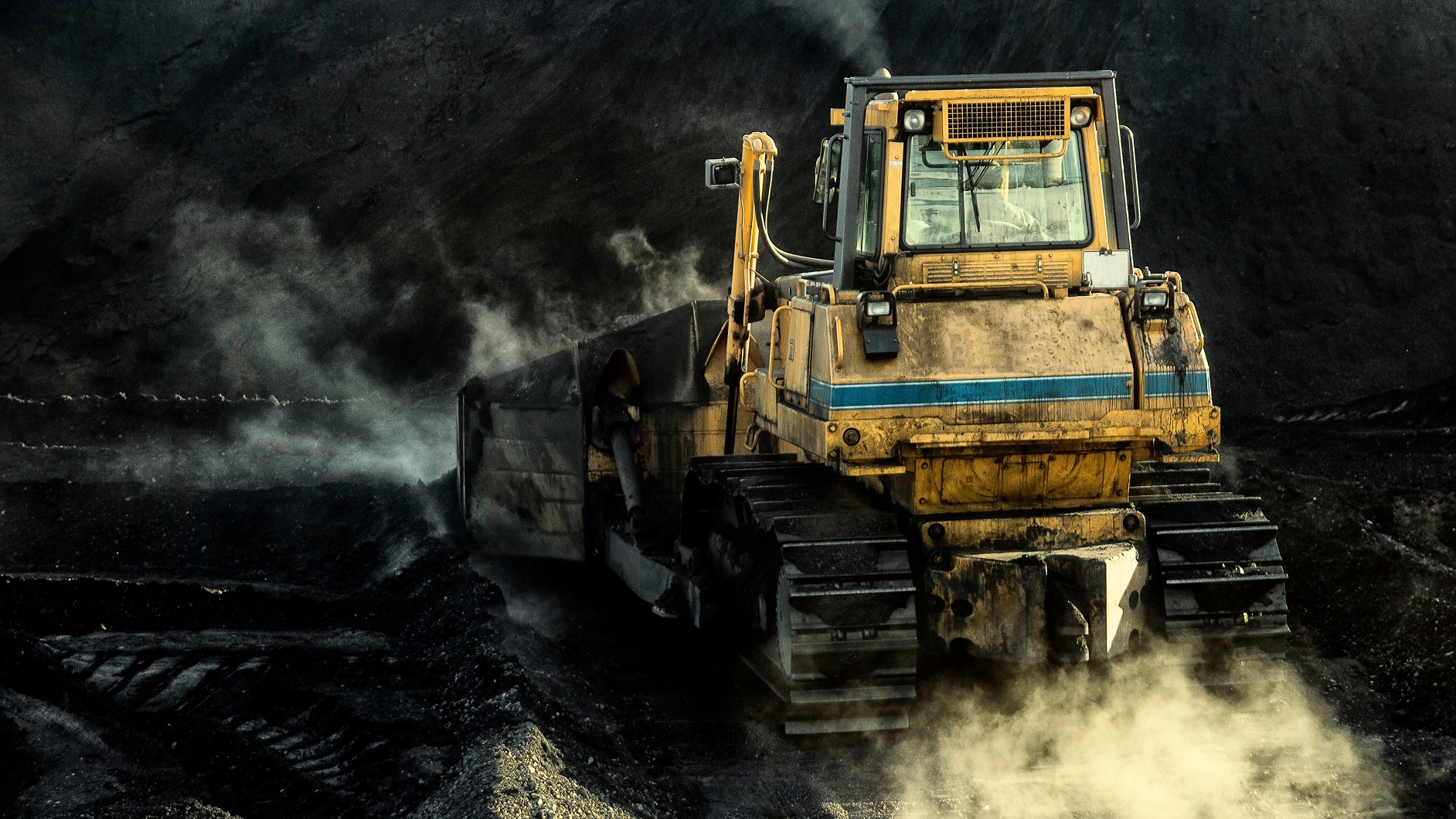 Shares climb on multi-hundred-metre porphyry hits