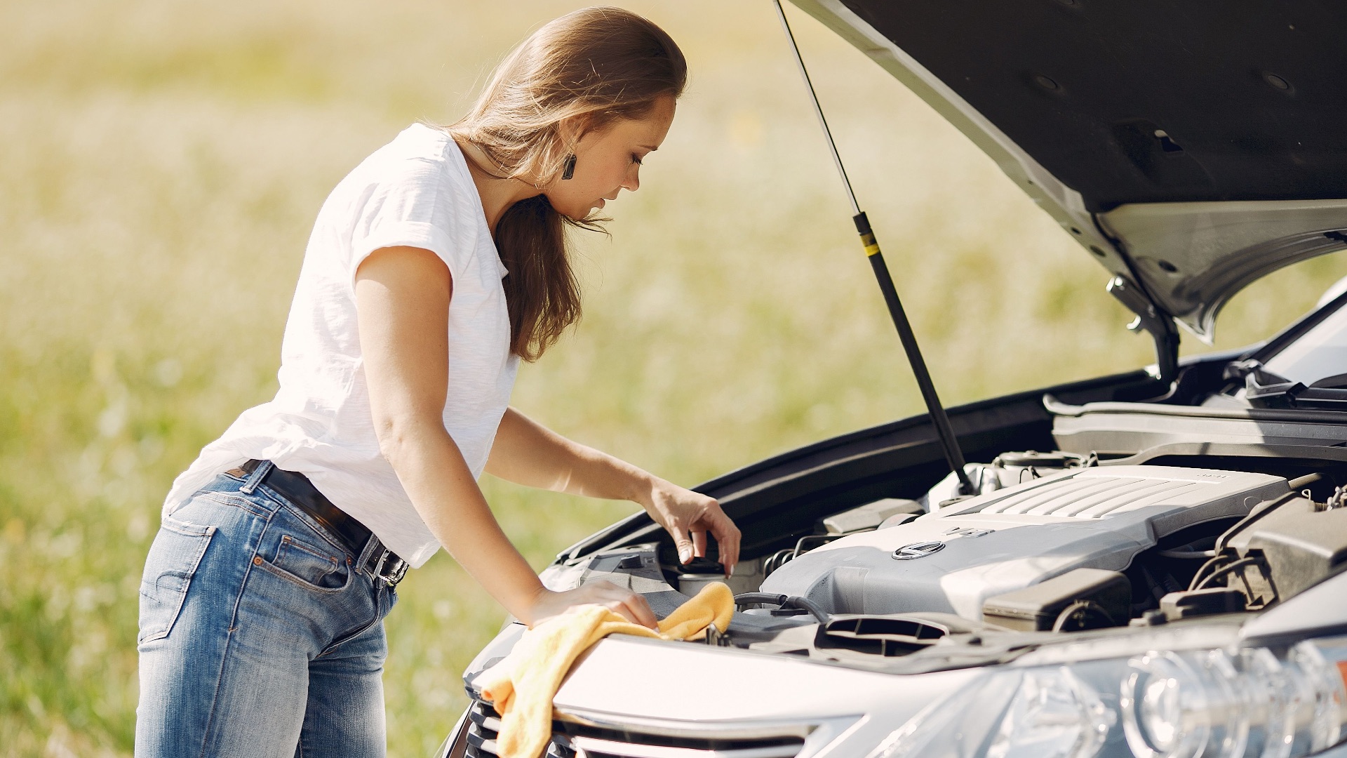 10 signs you need a new car & 10 your current one is still in good shape