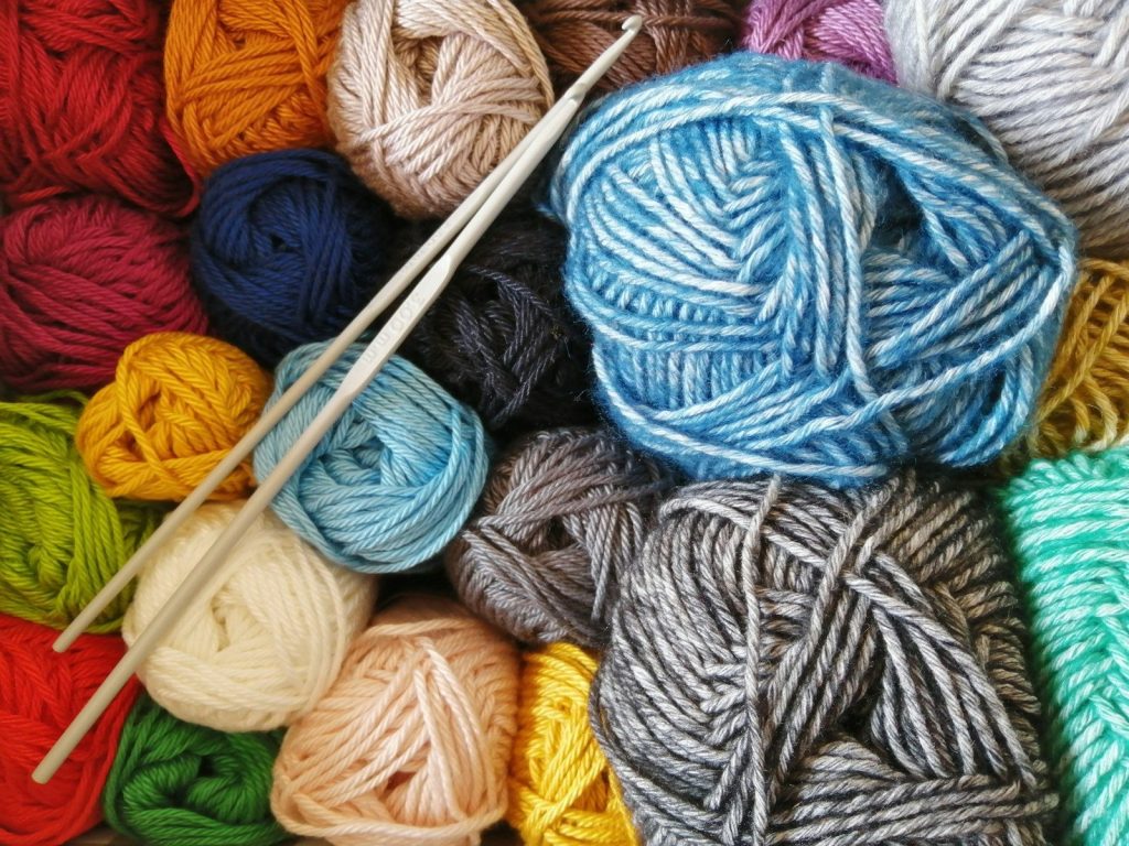 DIY yarn hacks that turn simple foam into handmade creations people love
