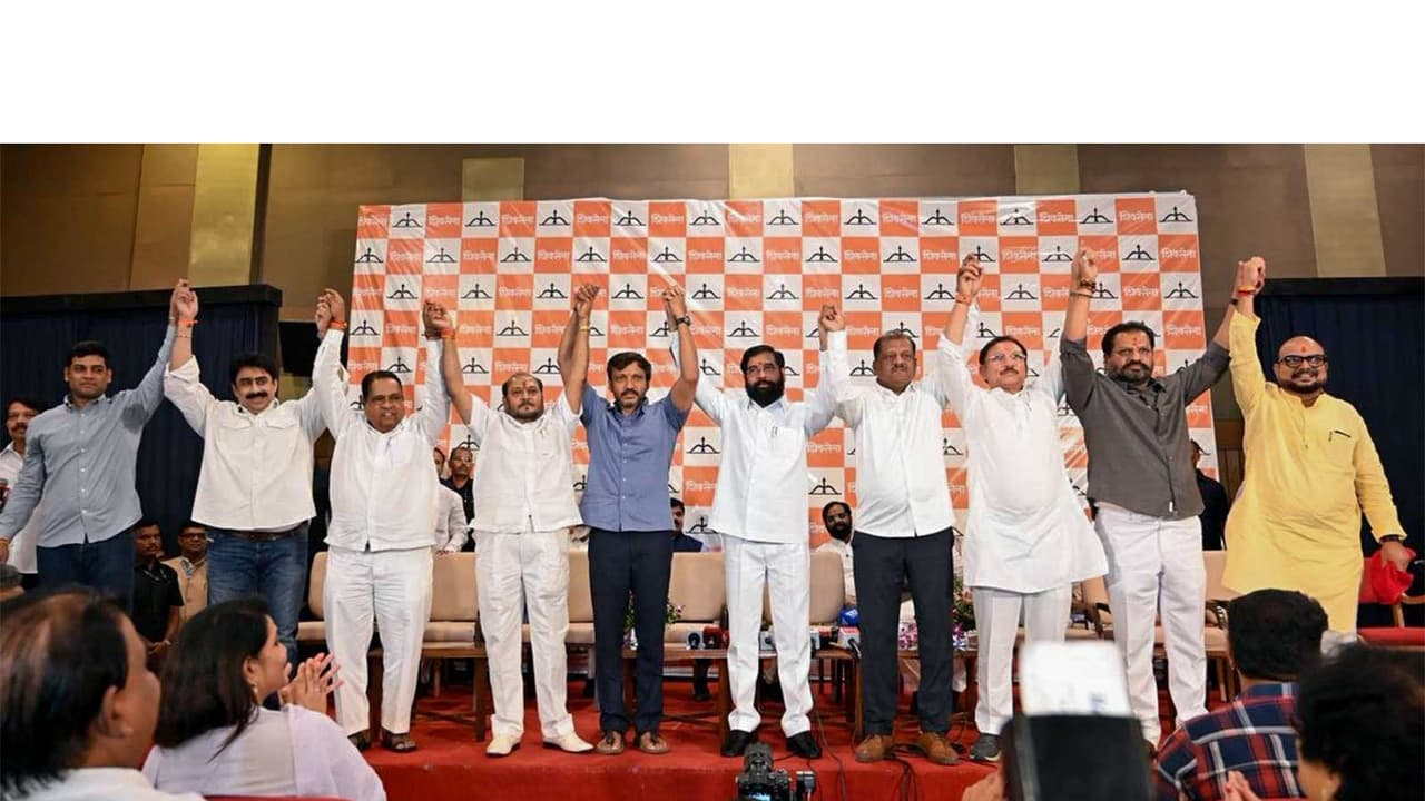 Eknath Shinde's 'Operation Tiger' successful, 6 UBT MPs join Sena