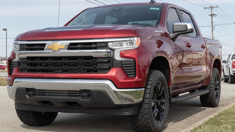 Common problems that can happen with the Chevy Silverado (according to ...