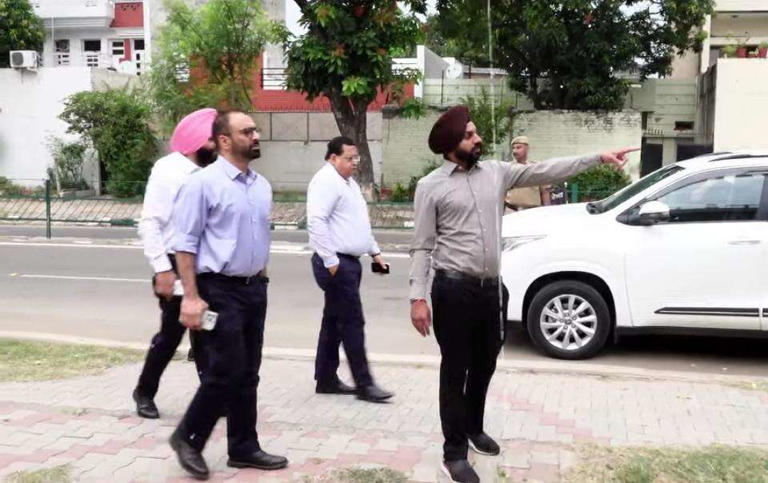 Monsoon prep: MC asked to finish cleaning road gullies by June 30