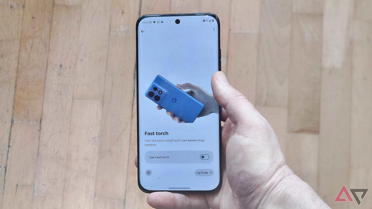 4 unique Motorola Moto Actions I wish Pixel and Samsung phones would steal