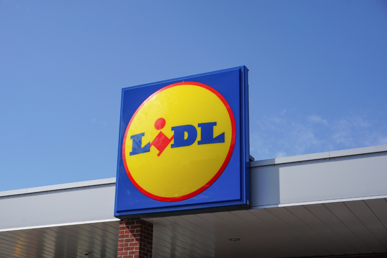 Lidl's £34.99 4-people camping table and stool set is perfect for ...
