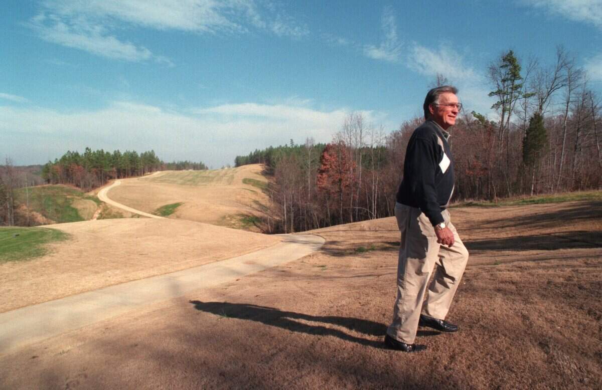 Eddie Knox, mayor who led Charlotte through a different era of growth ...