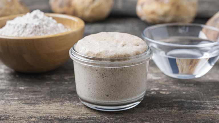 How to build a bigger sourdough starter for those larger recipes