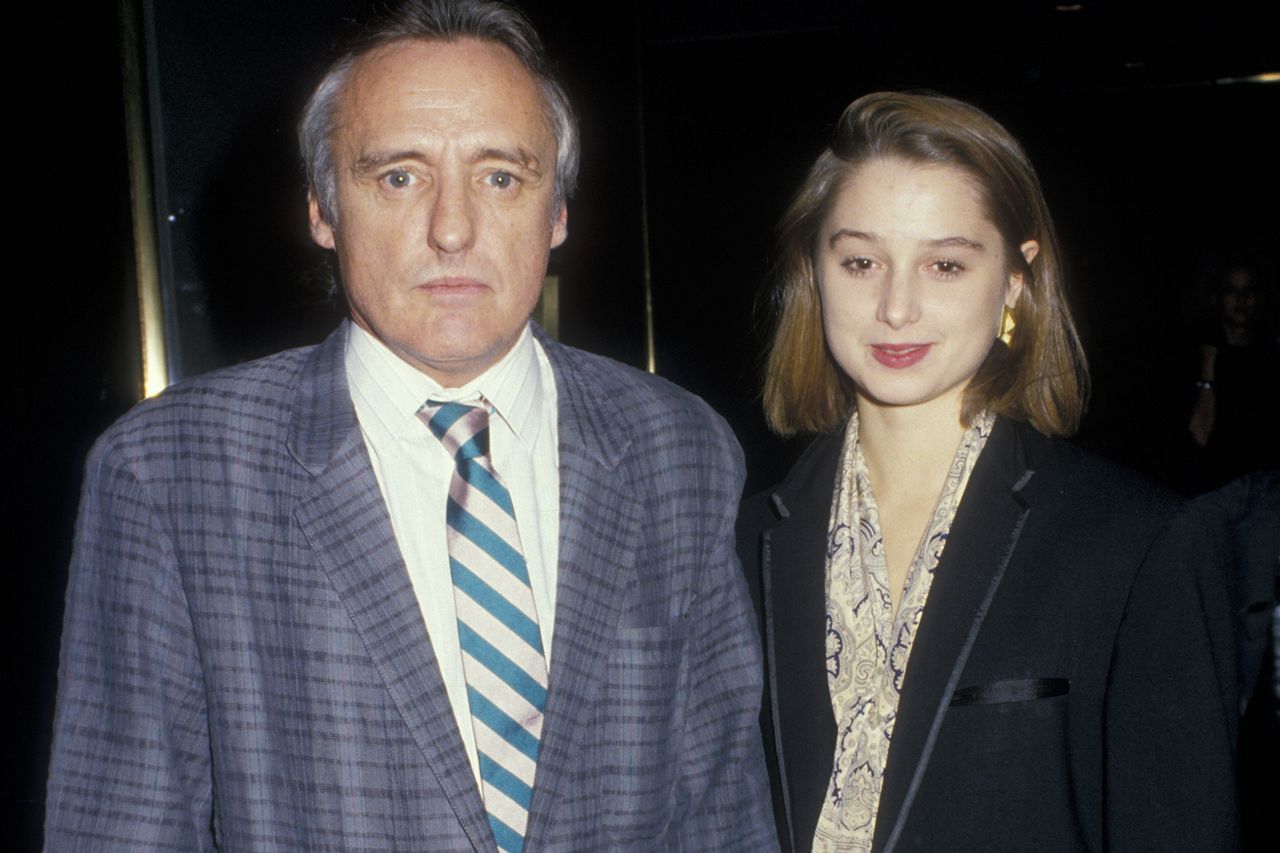 Katherine LaNasa details ex Dennis Hopper's role in her transition from ...