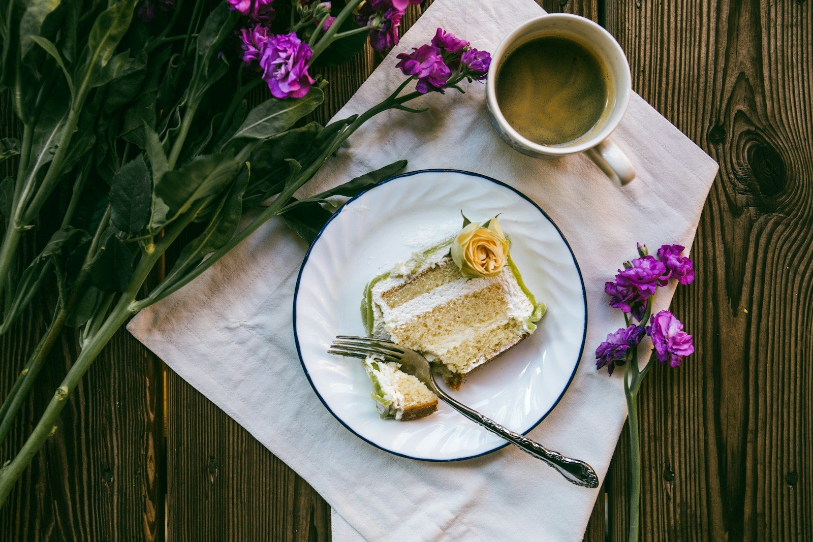 White cake mix hacks that turn a simple box into amazing desserts