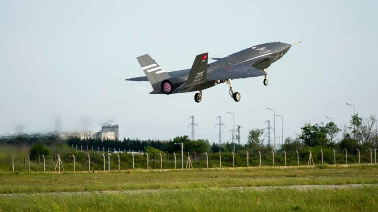 Leonardo's M-346 controls Baykar's Kizilelma UCAV in loyal wingman trials