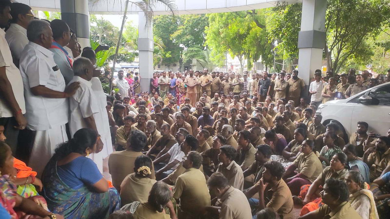 Sanitation workers protest Erode corporation's plan to privatize solid ...