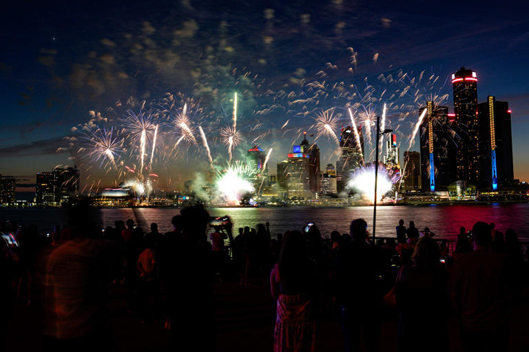 See the best photos from the 2026 Ford Fireworks in Detroit