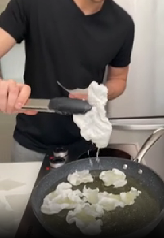 Crispy deep fried rice paper snack ready in minutes