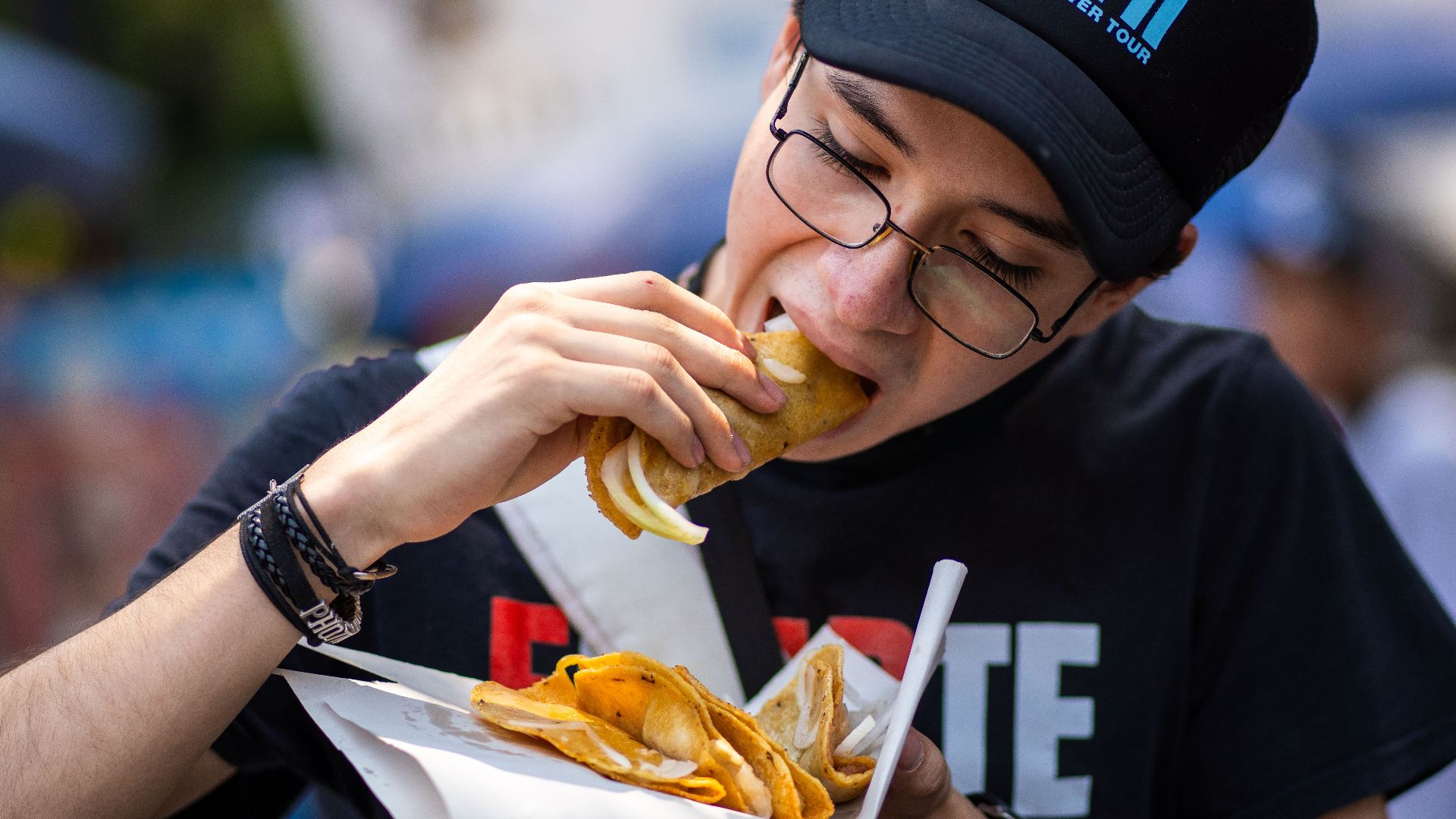 20 foods that taste better in a parking lot