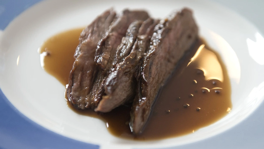 Chains serving signature roast beef dishes