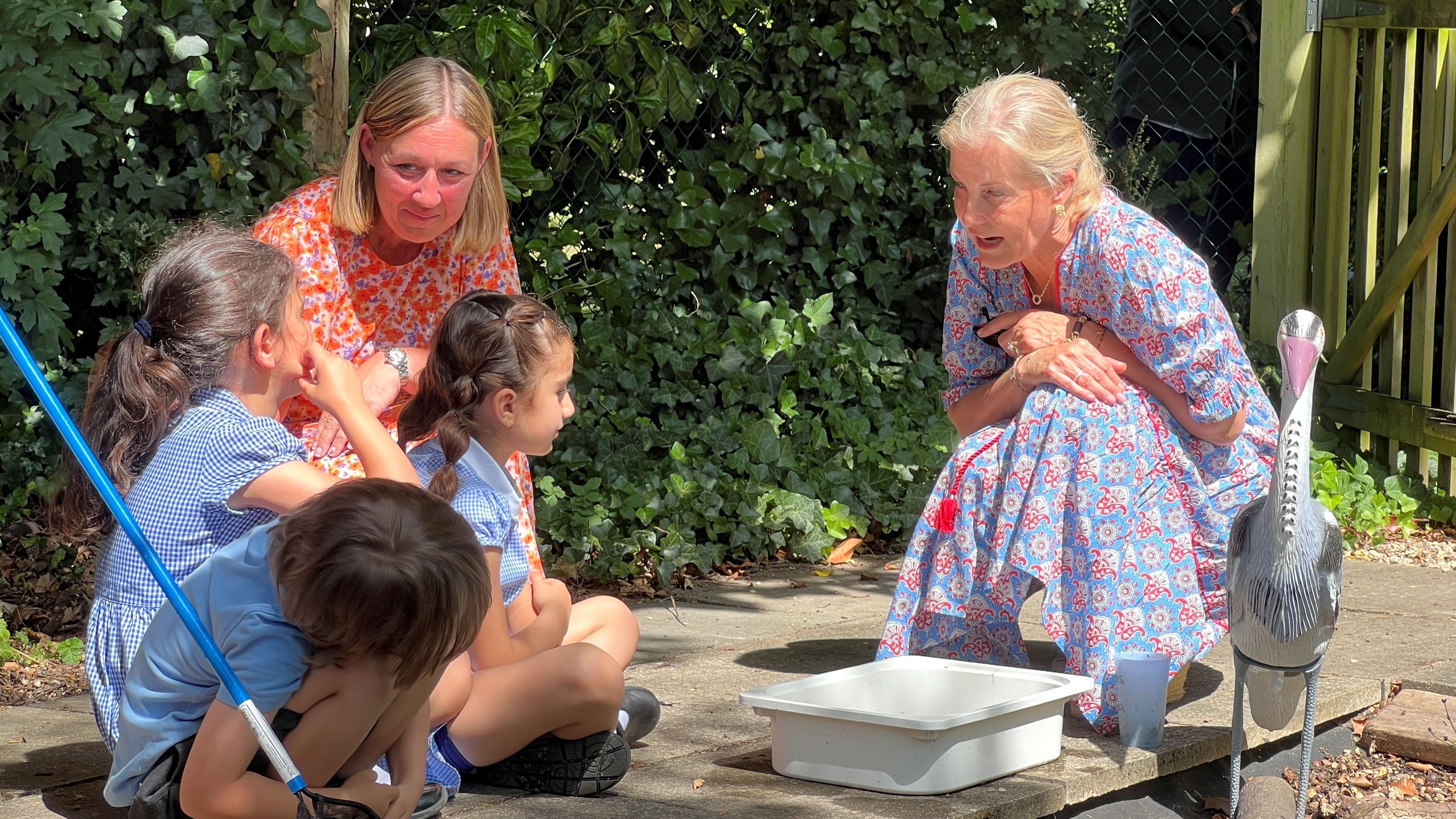 Duchess helps school plant show garden flowers