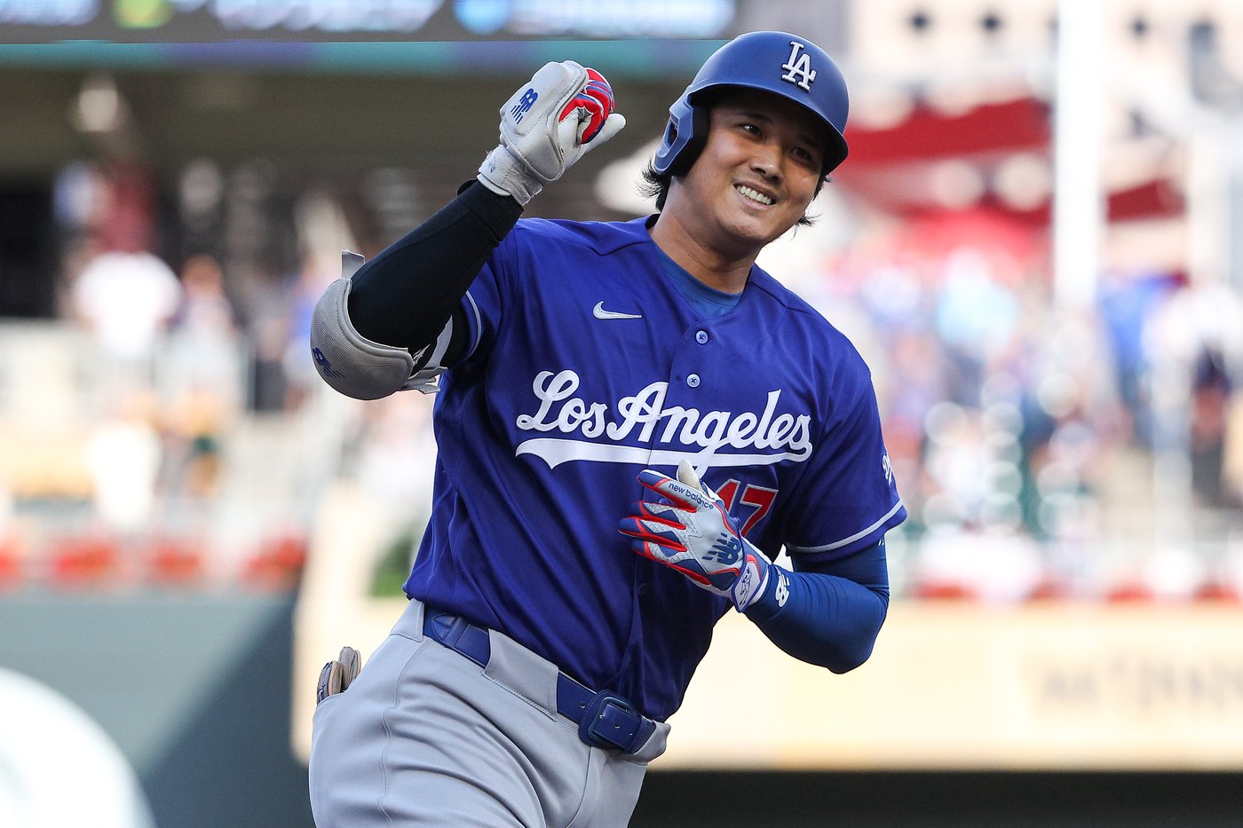 Shohei Ohtani and Freddie Freeman homer for the Dodgers in their 2-1 ...