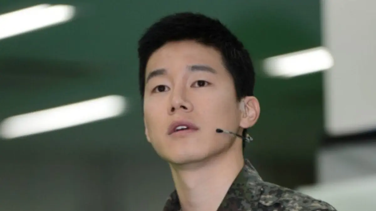 Kim Mu Yeol curi perhatian lewat Teach You a Lesson, pengalaman wamil ...
