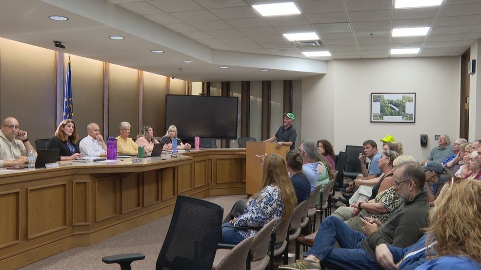 Data center review committee gives update to residents in Fulton County