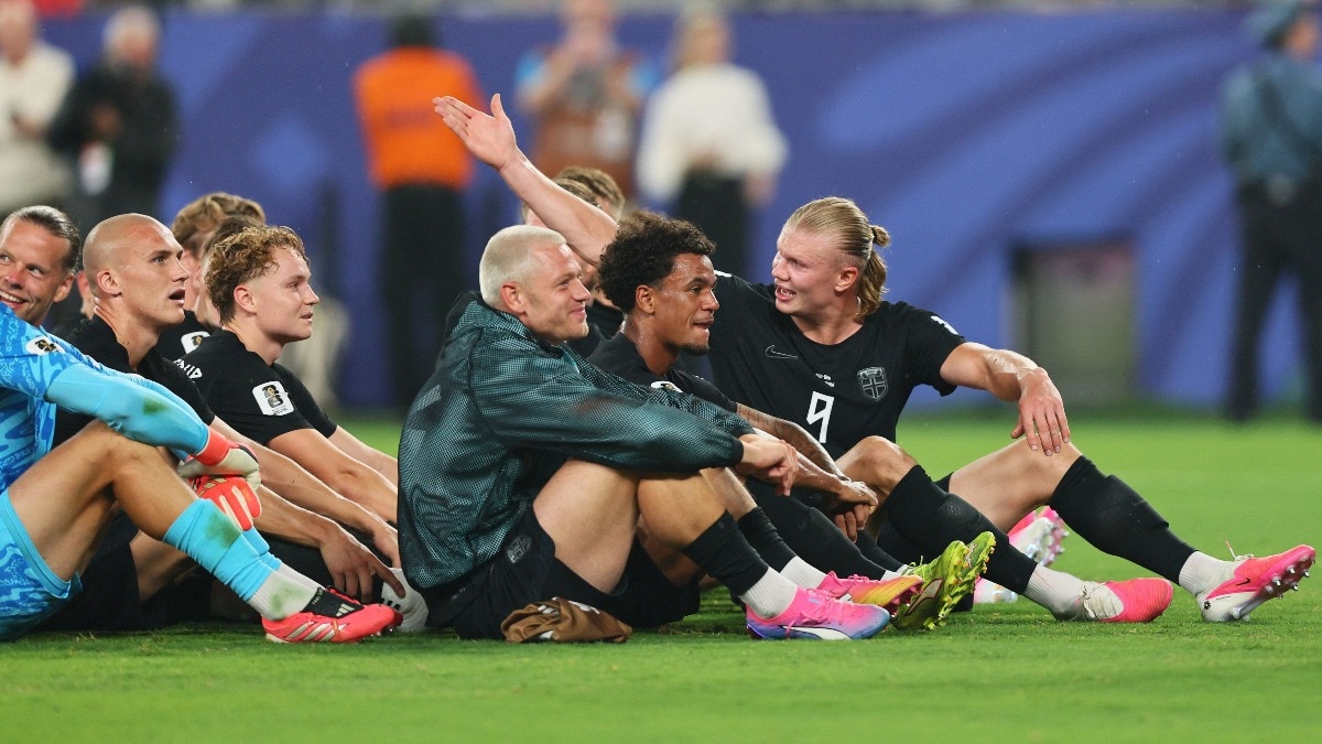 Erling Haaland, Norway celebrate round of 32 qualification with Viking ...