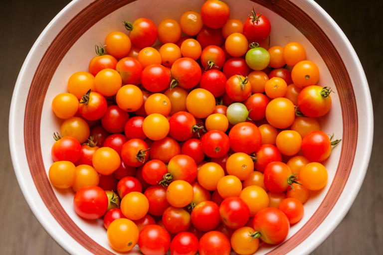 The only way to store cherry tomatoes, according to a food scientist