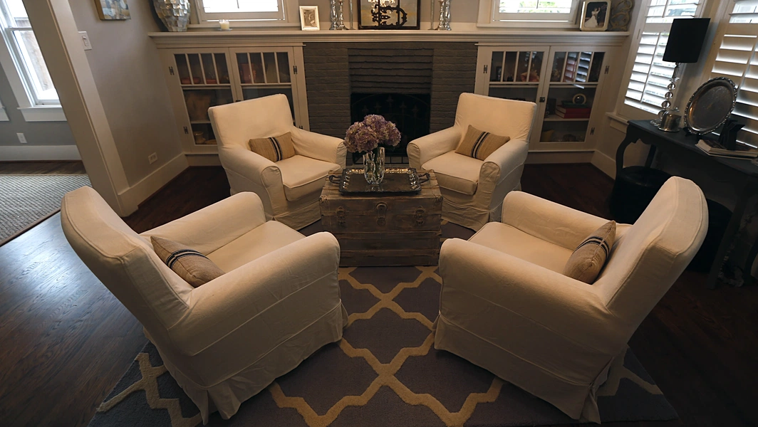8 budget-friendly tips for a luxurious living room