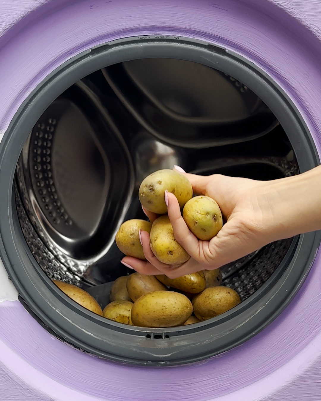 ¡Cómo limpiar las papas sin romper a sudar! 🥔😅