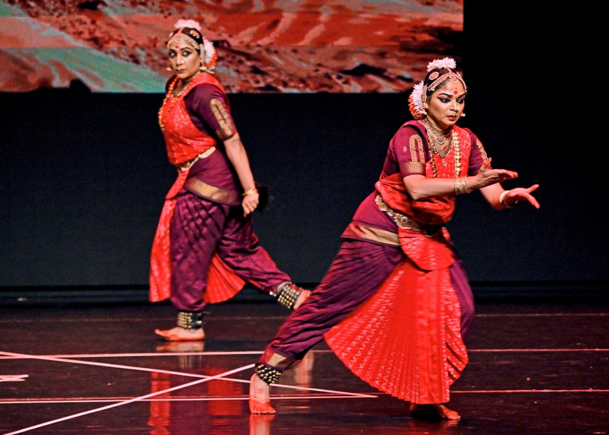 Dancing to preserve heritage building