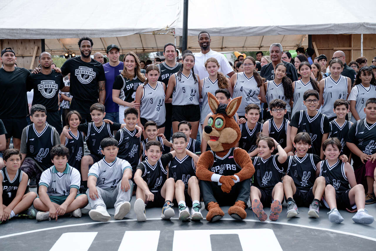 Spurs Harrison, wife Brittany Barnes travel to Mexico to unveil two new ...