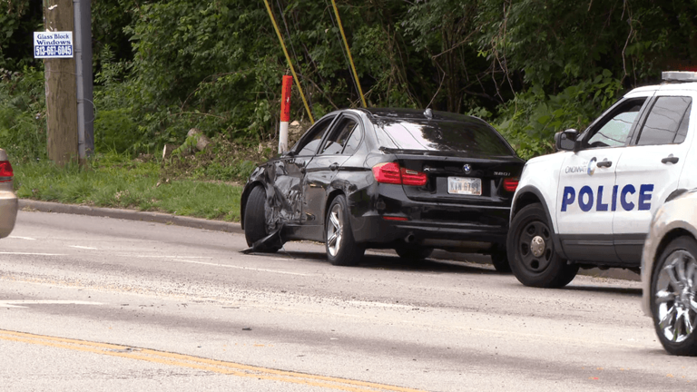 Suspect fleeing from Cincinnati police crashes into another vehicle