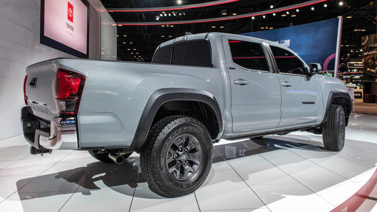 2021 Honda Ridgeline vs 2021 Toyota Tacoma: Which one is more reliable?