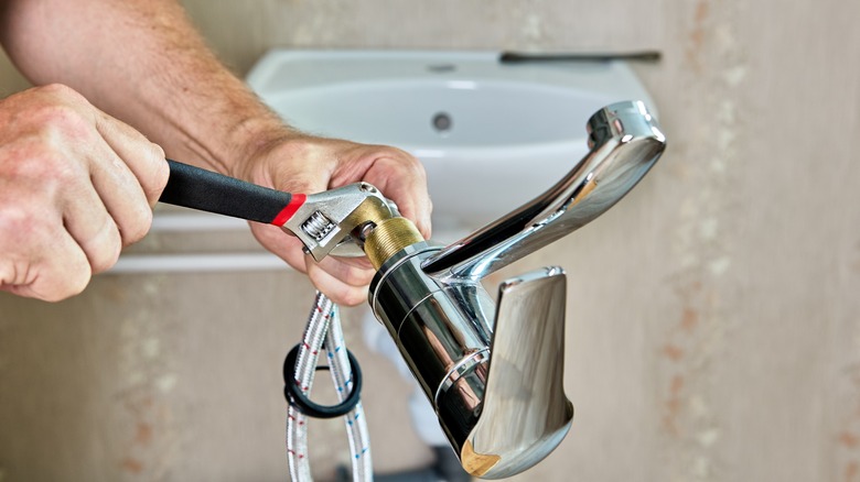 5 common reasons why your sink is leaking