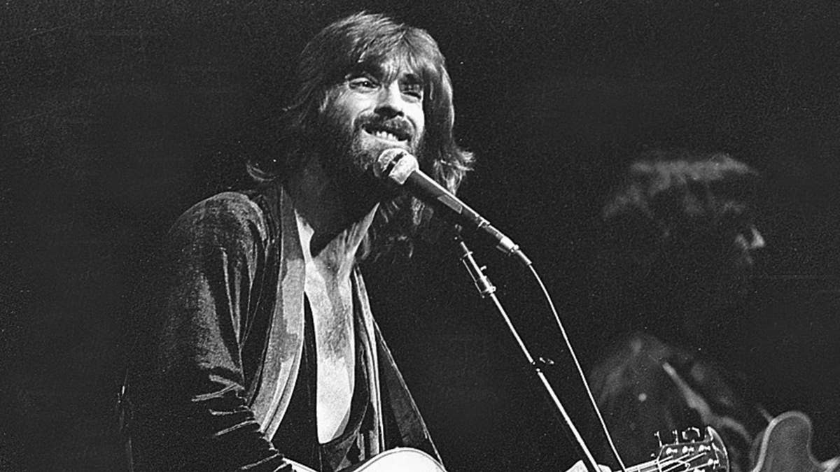 Yacht rock icon Kenny Loggins pays tribute to Clive Davis: 'I owe my ...