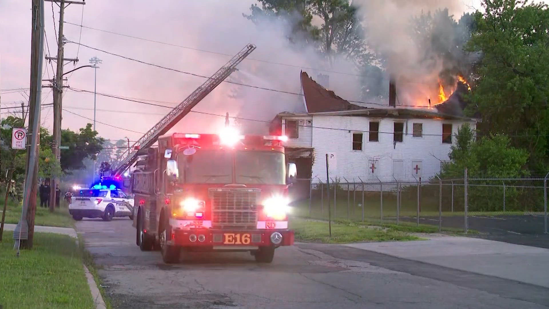 Firefighter presence at central Toledo building fire