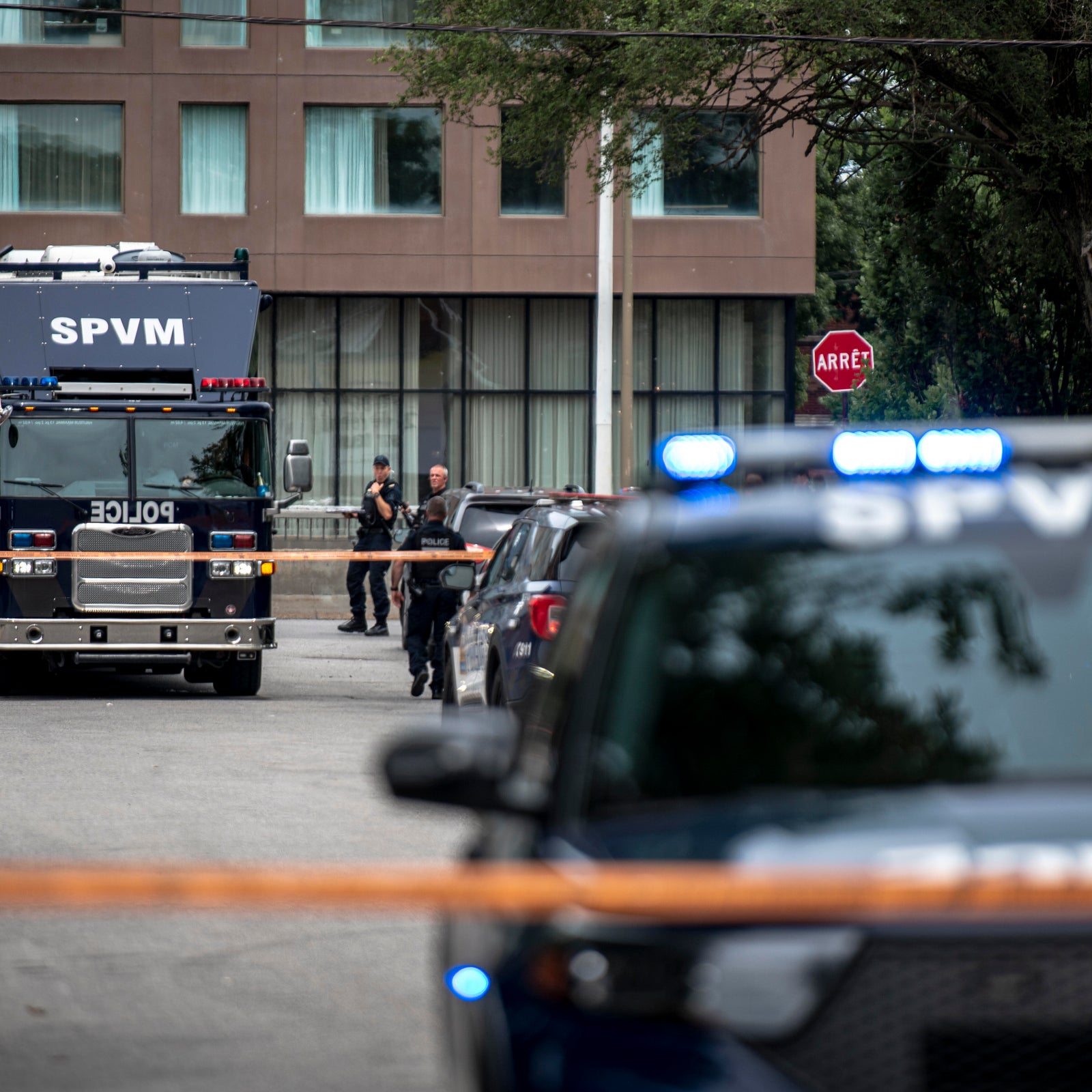 2 killed, including police officer, in shooting in Montreal