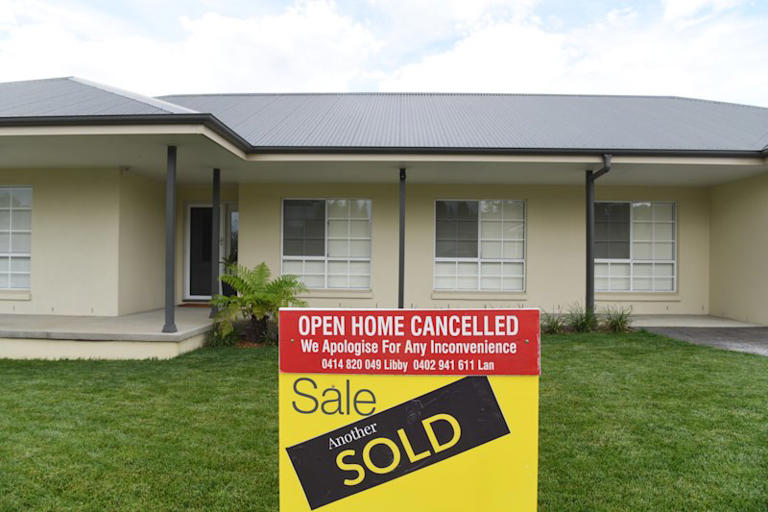 House values facing $100,000 drop, bank predicts