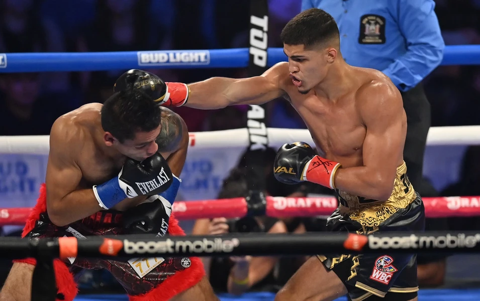 Zayas and Ennis reveal contrasting tactics for title clash