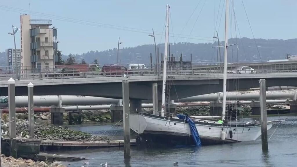 Oakland youth rowing club raises safety concerns as boat-living ...