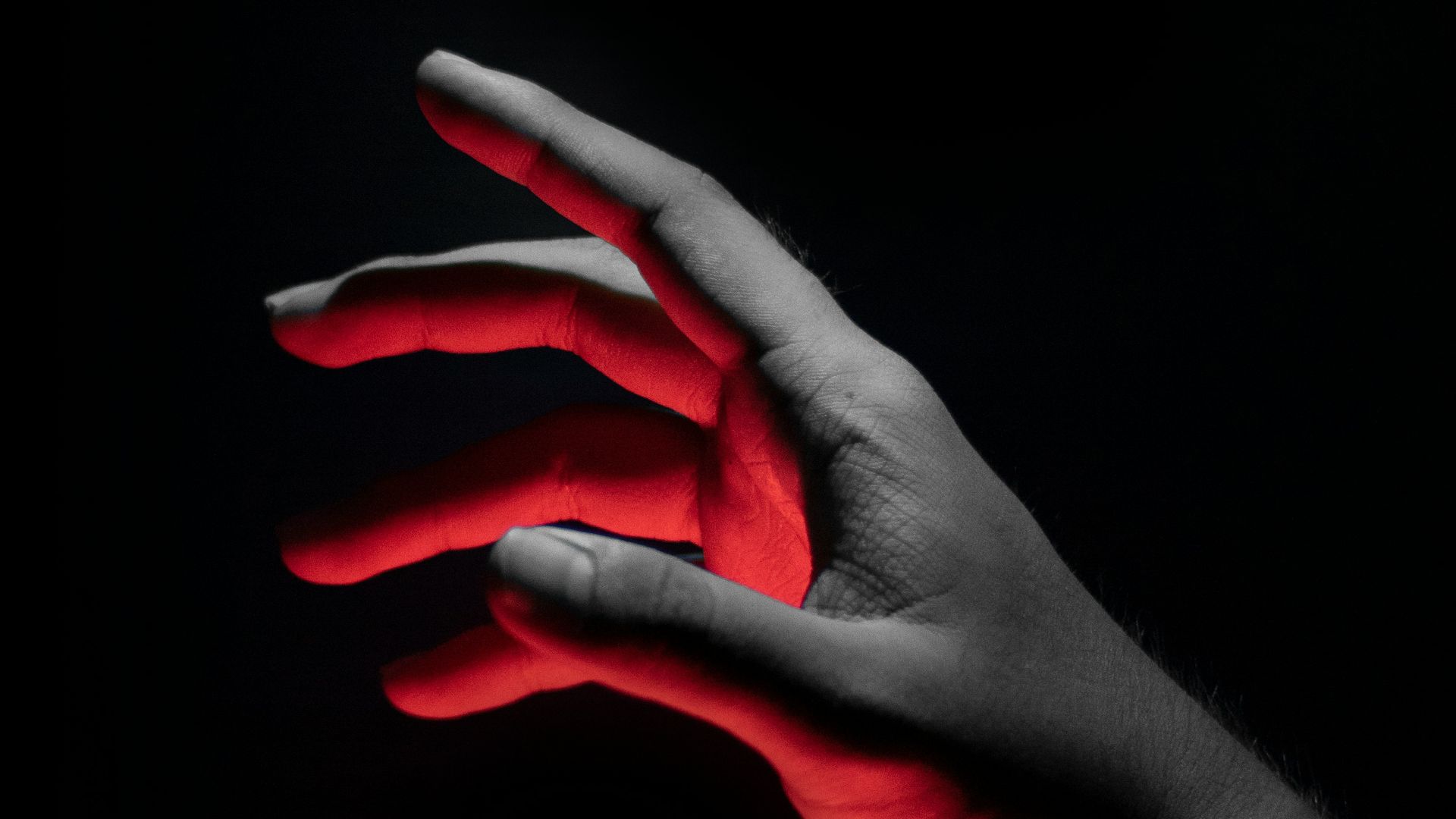 20 things your hands reveal before the rest of your body does