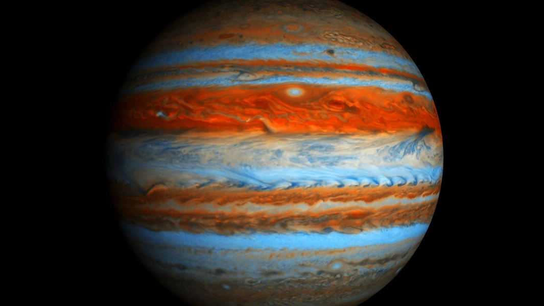8 planets ranked by size and unique features
