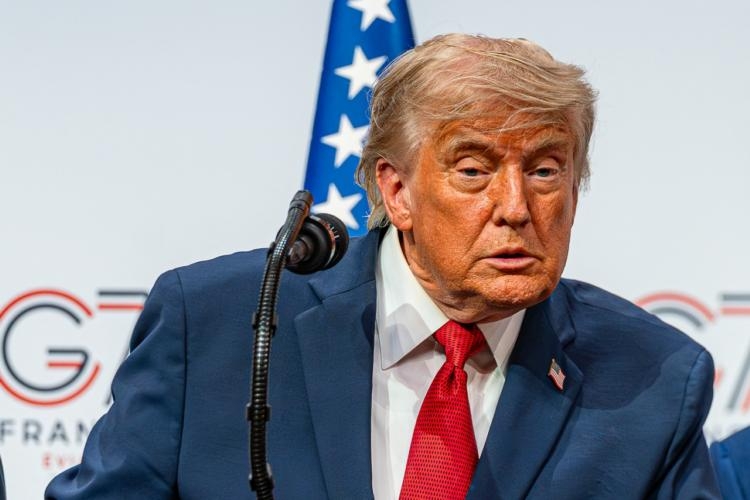 Donald Trump menace de prison les « vandales » d’un bassin rénové à ...