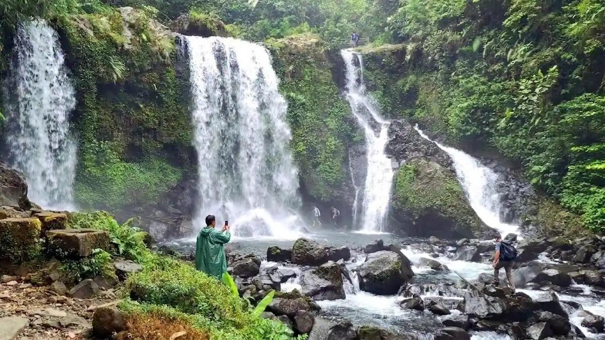 Borong 5 air terjun sekaligus, Curug Jenggala jadi kiblat baru wisata ...