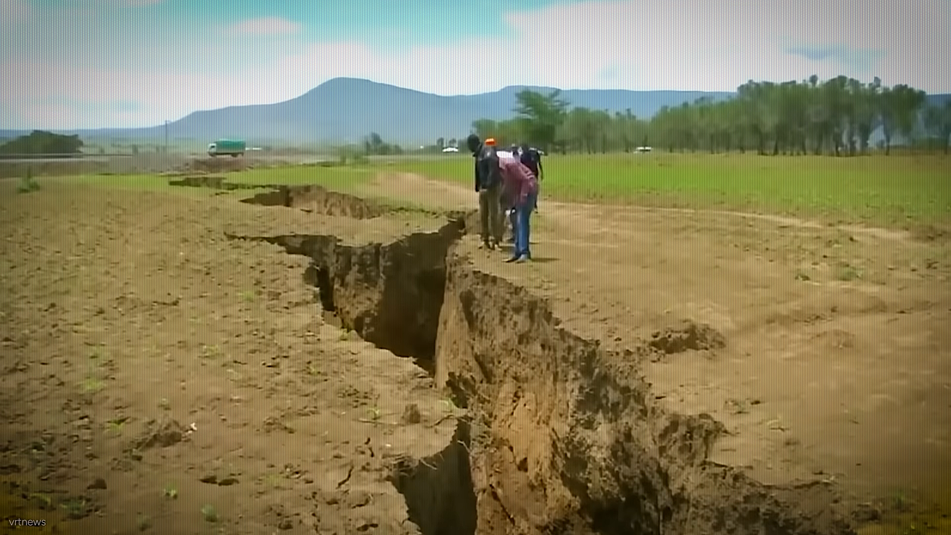 Africa is splitting apart under 120 million people - then a 37-mile ...