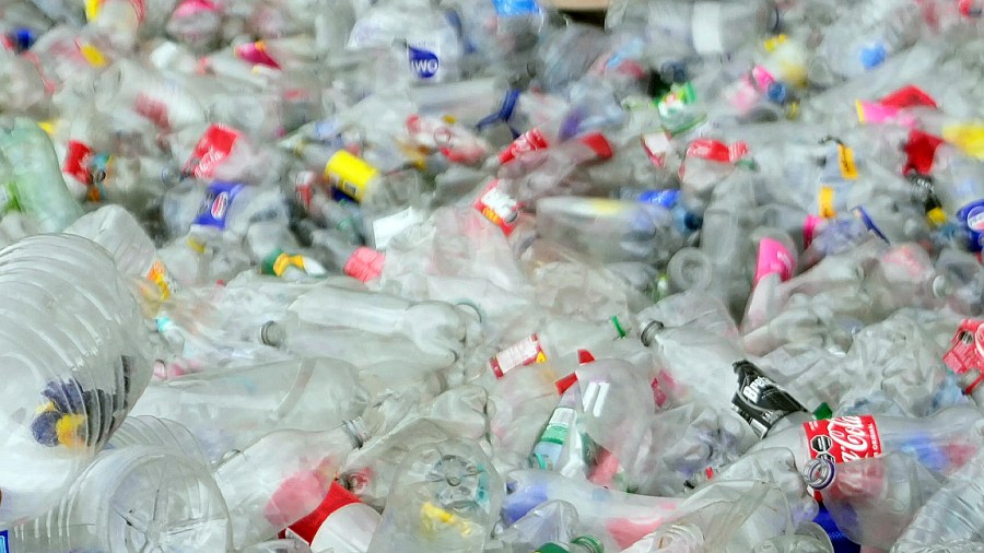 Iowa joins lawsuit against phasing out single-use plastic products